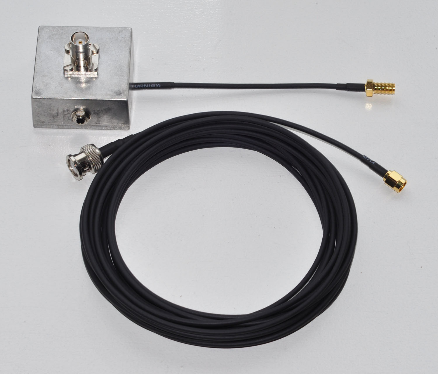 skagmo.com - MFJ 1899T antenna tripod mount and balun